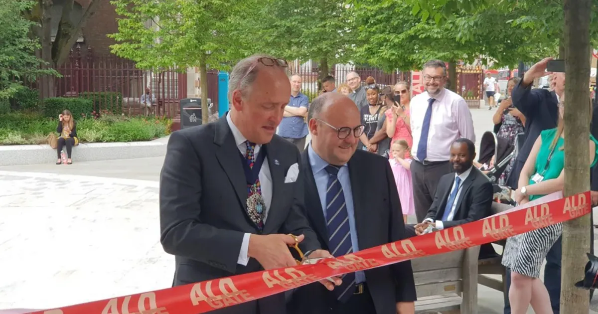 Ribbon-cutting ceremony signals official opening of Aldgate Square ...