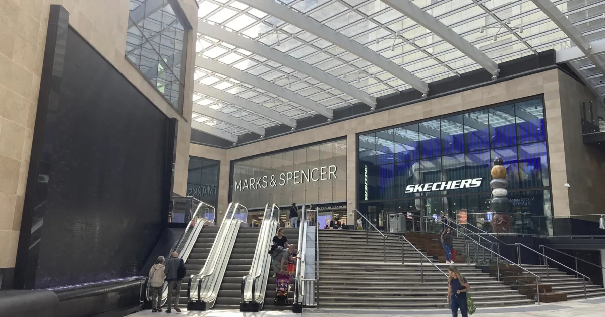 Victoria Square in Woking reaches practical completion - News - Gillespies